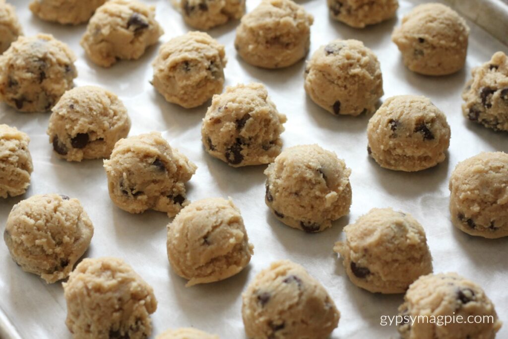 Big Batch Chocolate Chip Cookies | Gypsy Magpie