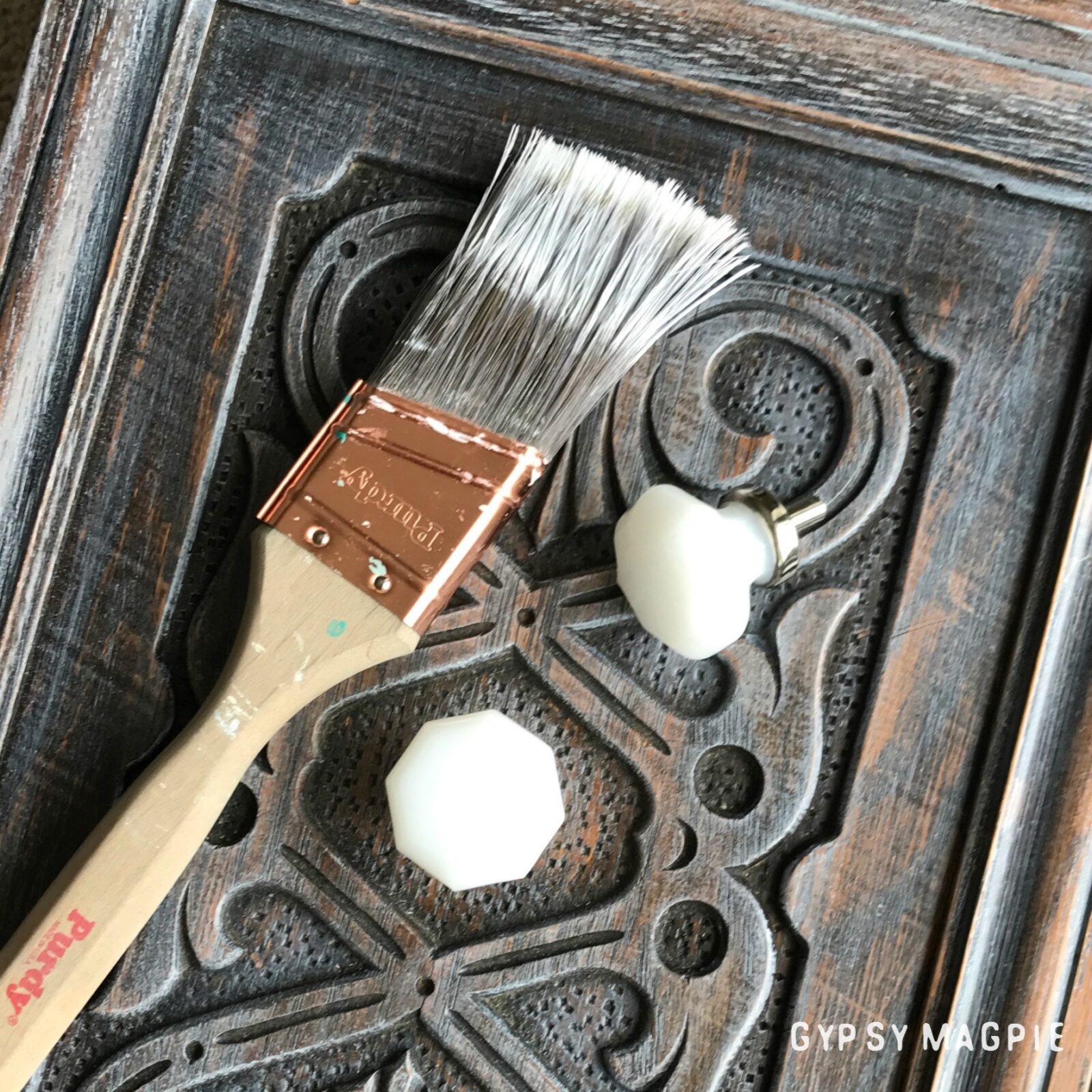Tips & Tricks for Applying Glaze to Furniture | Gypsy Magpie